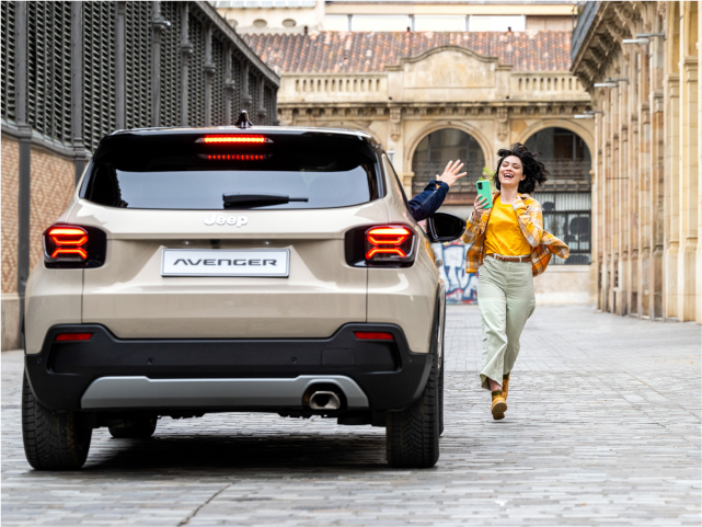 Jeep® Avenger E-Hybrid SUV Gallery | Jeep® UK