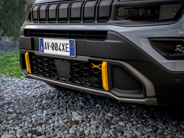 Jeep® Avenger Hybrid 4xe - Hybride 4 roues motrices| Gallery | Jeep® FR