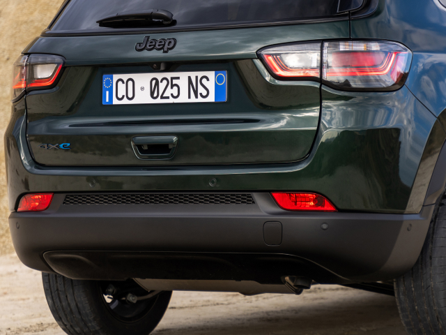 Jeep® Compass Plug-In Hybrid Gallery | Jeep® UK