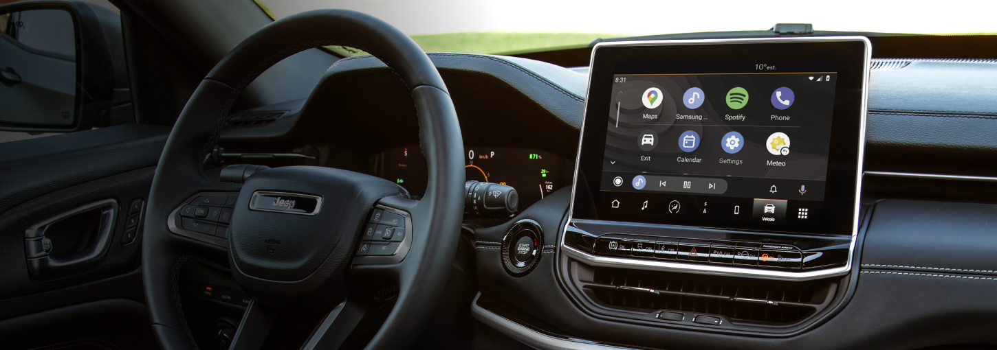 Technology | New Jeep® Compass 4xe | Jeep® UK